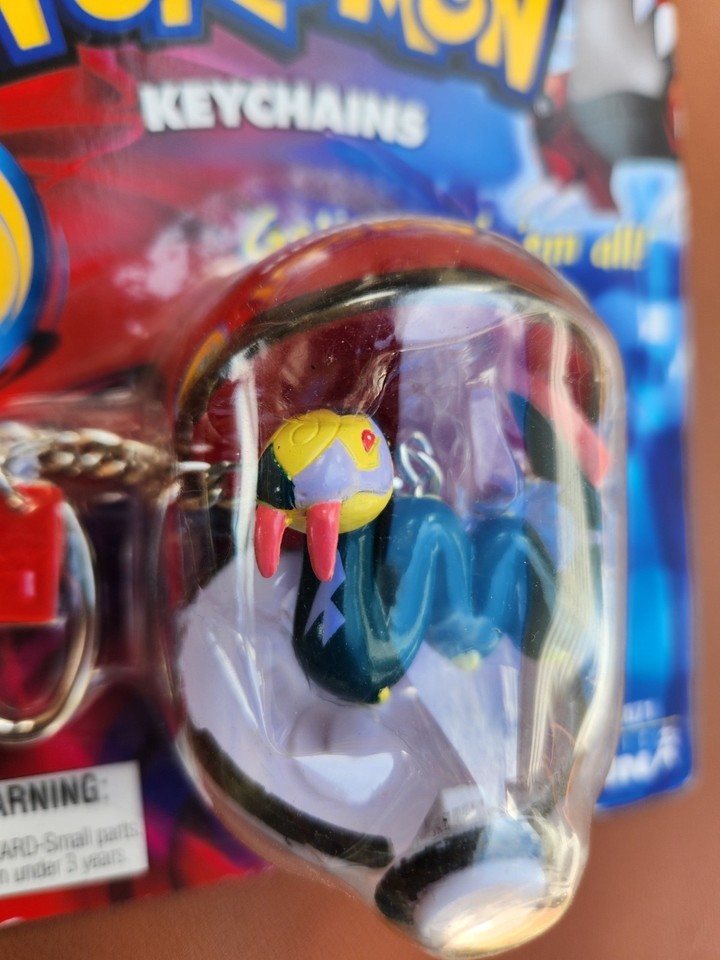 Pokemon Basic Fun Seviper Pokeball Catch and Release Keychain Figure ...
