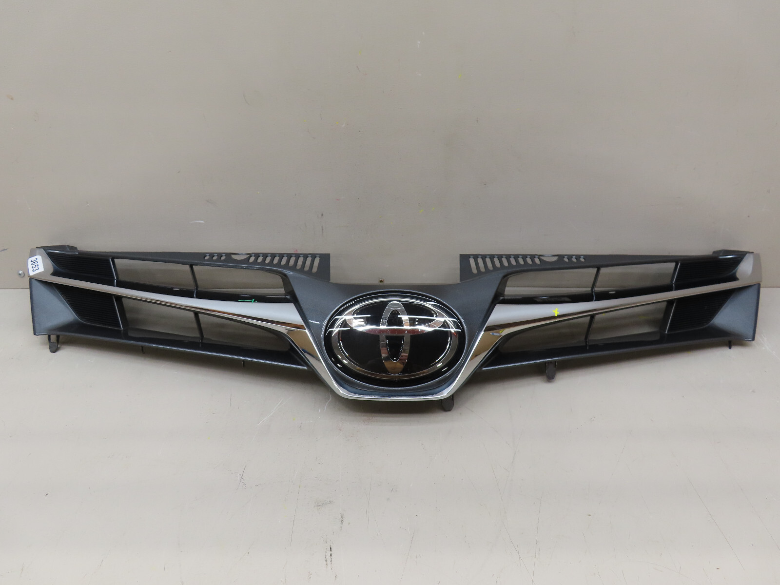 2018 2019 2020 TOYOTA SIENNA FRONT UPPER RADIATOR GRILLE GRILL OEM ...