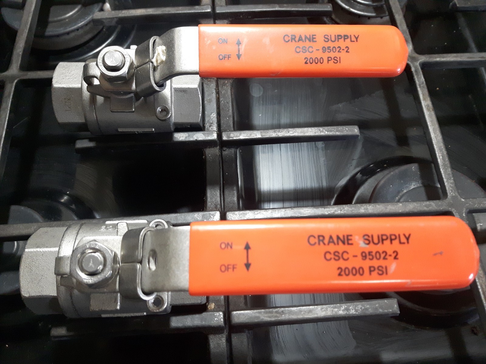 Crane Csc-9502-2 Cf8m 2000 WOG 1/2 in NPT Stainless Threaded Ball Valve ...