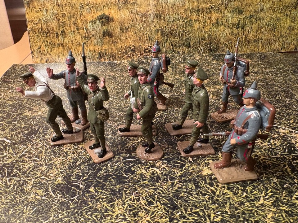 Quartermaster Toy Soldiers. WWI Germans and their British prisoners ...