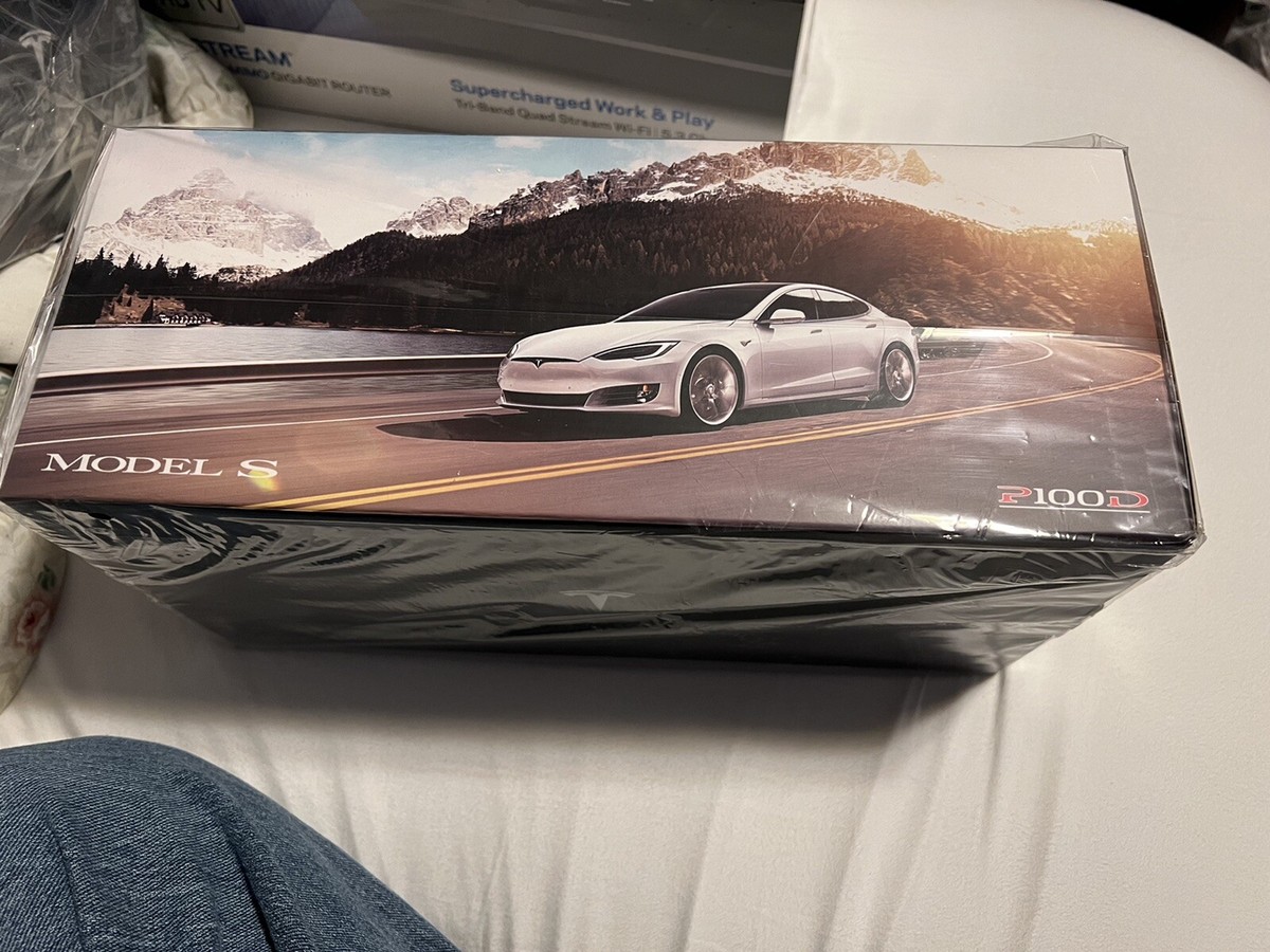 Tesla Modelo S P85 Prata