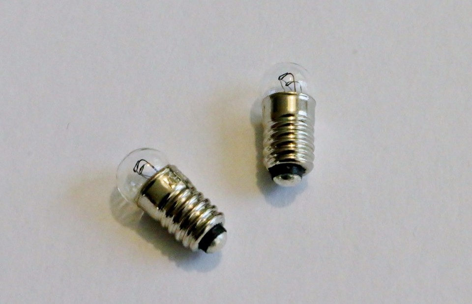 Marklin 600100 Light Bulbs, Pack of Ten! 19 Volt for Locomotives & Lamp ...