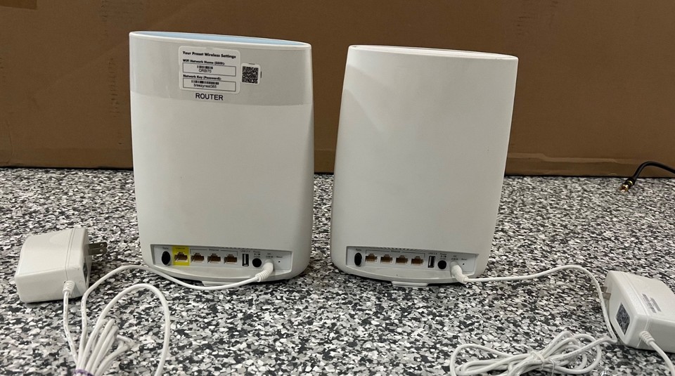 Netgear Orbi Tri-band WiFi Mesh Router RBR50 & Satellite RBS50 w ...