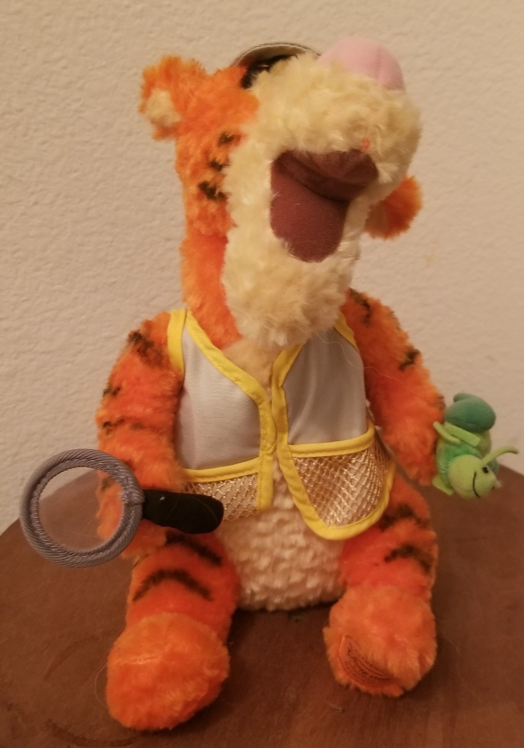 Disney Plush Nature Walk Tigger Hiking Bug Catcher Hat Vest Grasshopper ...