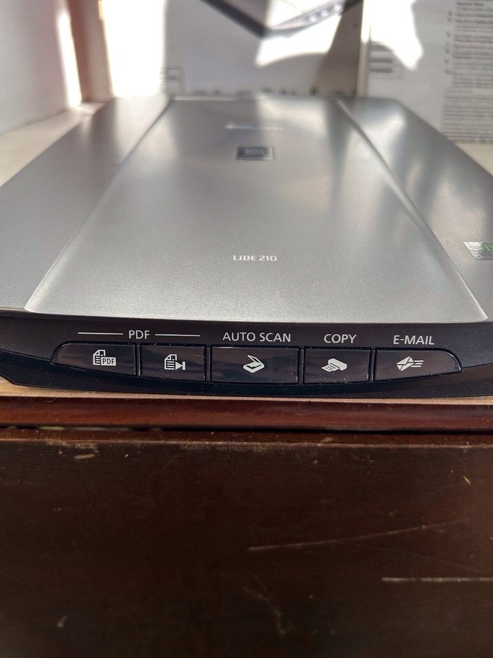 Canon CanoScan LiDE210 Flatbed Scanner W/ Original Box And Manual ...