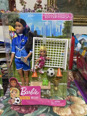 Barbie Soccer Coach Playset with Brunette Soccer Coach Doll, Student ...
