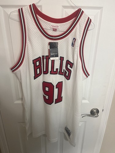 Mitchell & Ness, 97-98 Dennis Rodman Jersey, Chicago Bulls, Size XXL ...