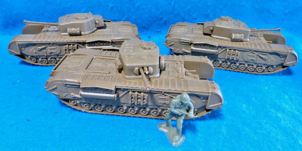 3 X WWII British Churchill Tanks, hard plastic, 1/38 Classic Toy ...