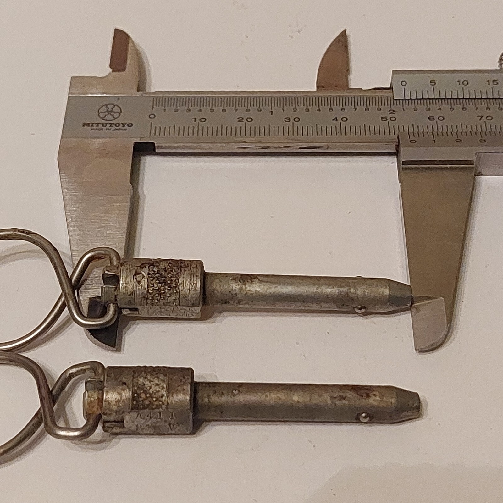 2 x Vintage Pip Pins - A411 MK5 - Vintage Aircraft Parts - Quick ...