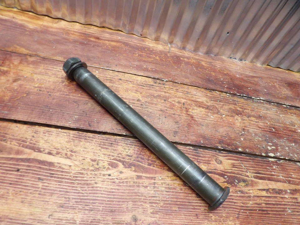 00-01 Yamaha R1 REAR AXLE 4XV-25381-10-00 | eBay