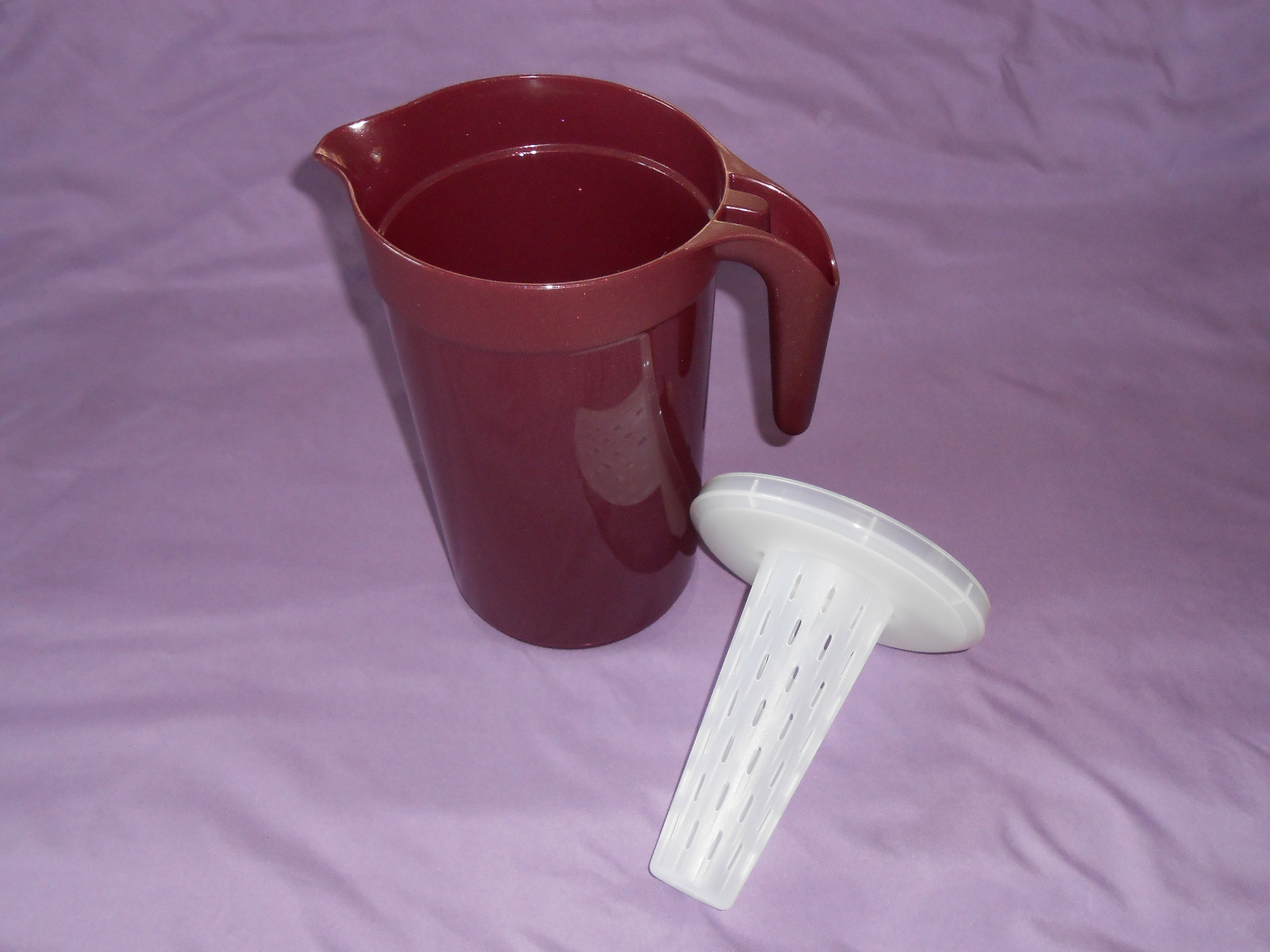 Tupperware 1 gallon classic pitcher seal with infuser insert lemonade ...