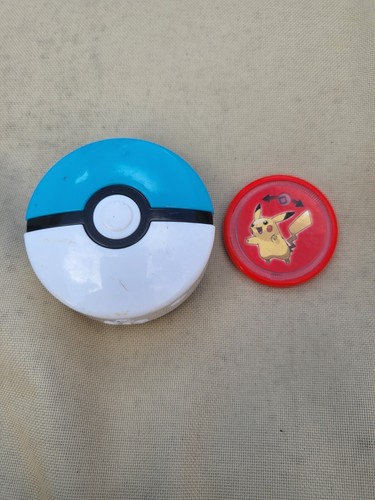 2019 McDonalds Pokemon Blue/White Pokeball Disc Launcher w/Pikachu Disc ...