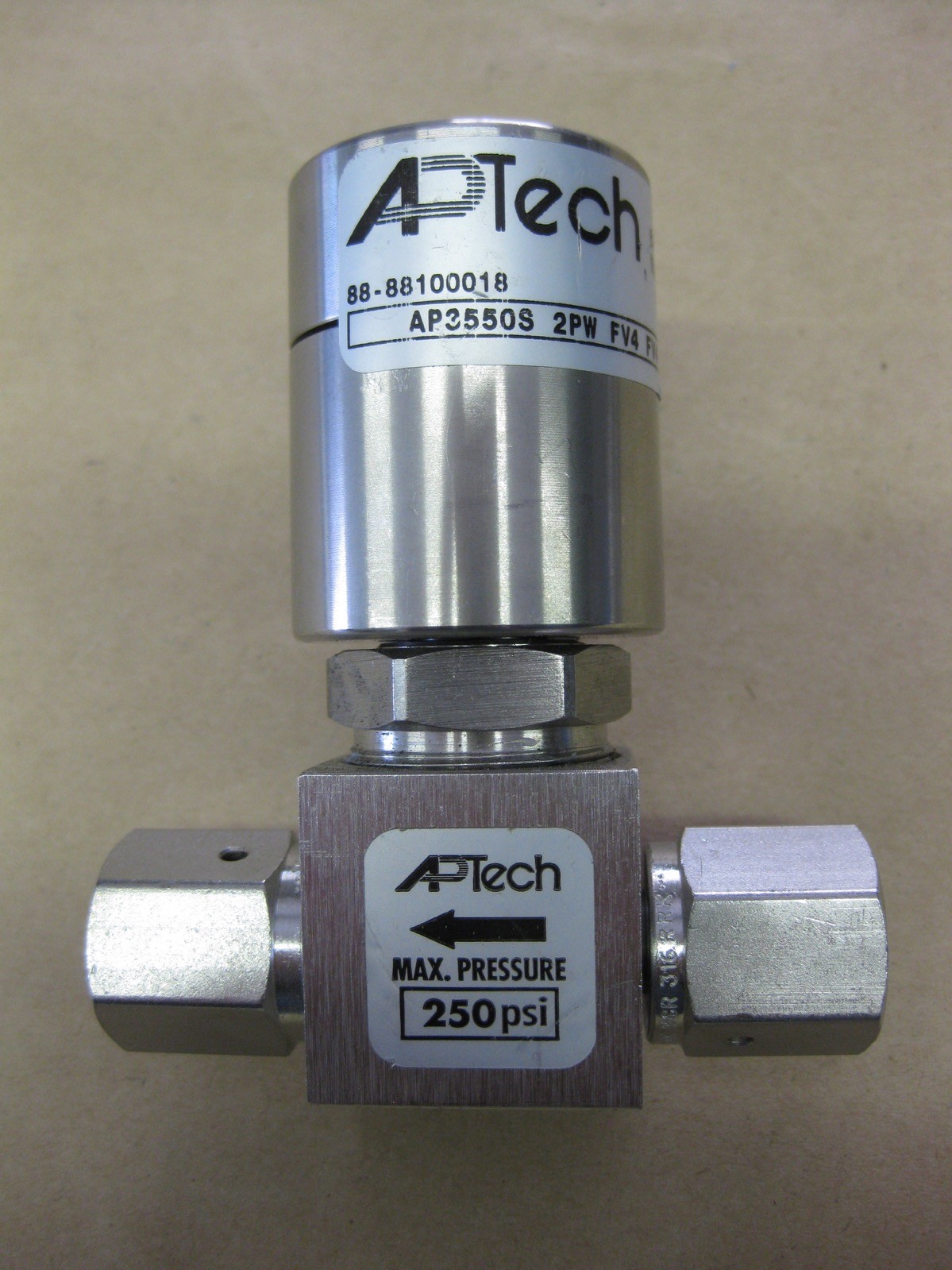 APTECH Pneumatically Actuated Air Valve AP3550S Swagelok VCR 250PSI SS ...