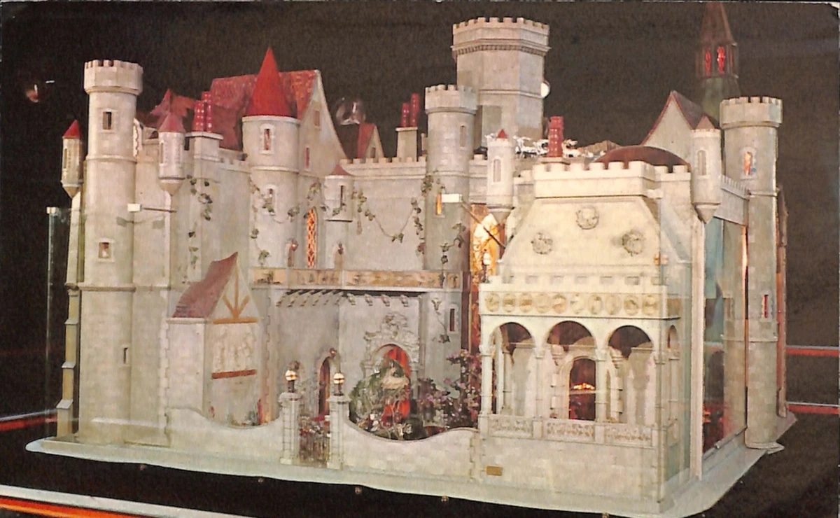 Colleen Moore Dollhouse