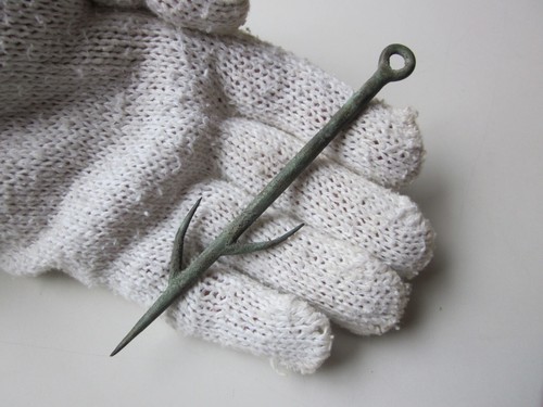 Very rare and perfect ancient Roman bronze double fishing hook. Circa 1 ...