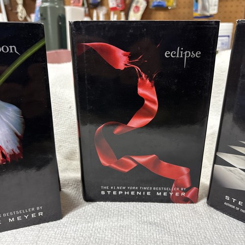 Twilight Saga Series 2-4 Set Lot: New Moon, Eclipse, Breaking Dawn ...