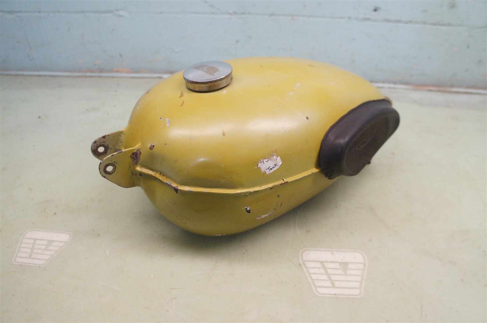 Triumph Tiger Cub Gas Tank Fuel T20 200 NICE *2522 | eBay