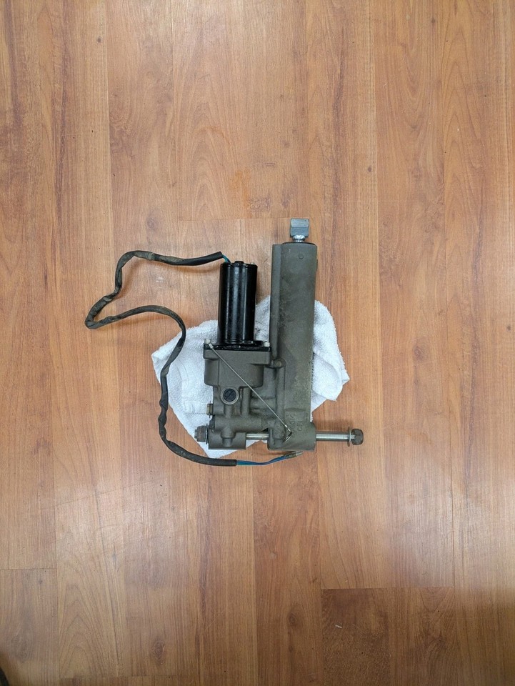 Force / Mercury Outboard, Power Trim & Tilt Assembly, P#822344T14 ...