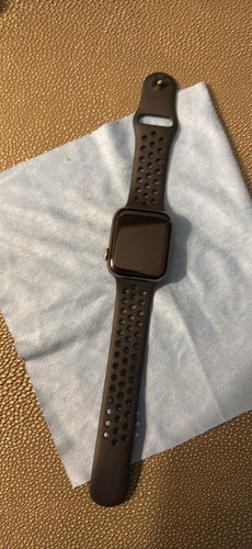 Apple Watch Series 4 A1978 NU6D2LL / A / A 44mm 16GB 8.6 GPS Space Grey ...