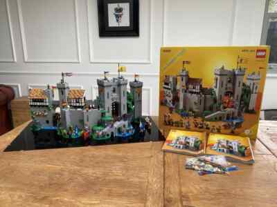 Lego 10305 lion knights castle, complete with box and instructions ...