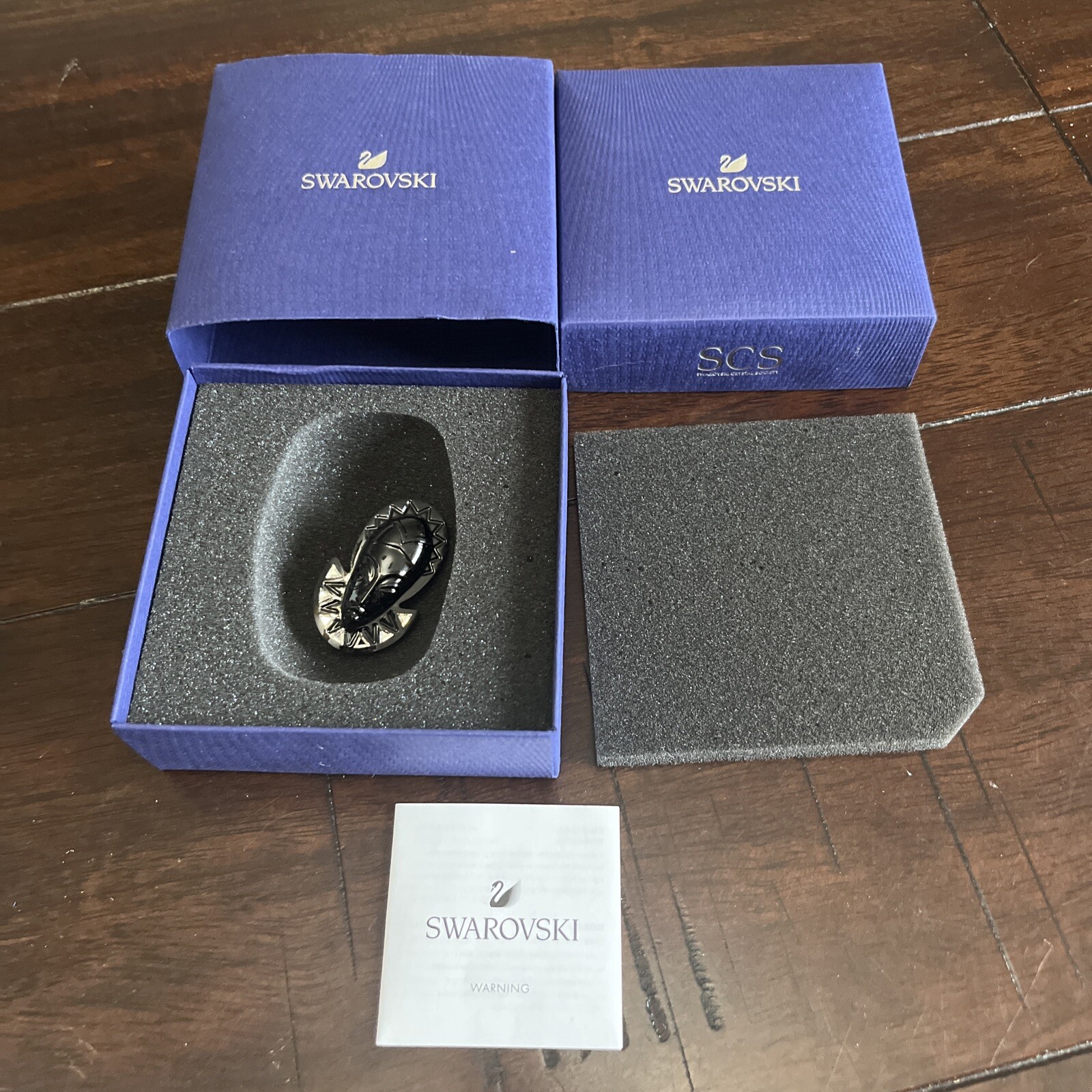 swarovski SCS 2022 elegance of africa mask pin - Gem