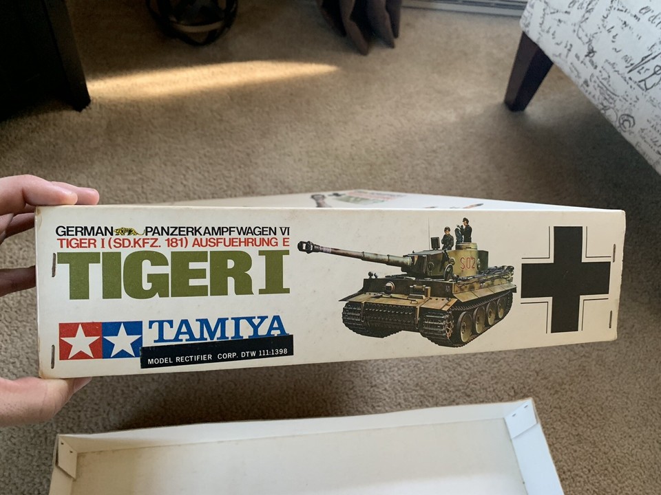 Tamiya WWII 1/25 German Tiger Tank Panzerkampfwagen VI Model Kit Empty ...