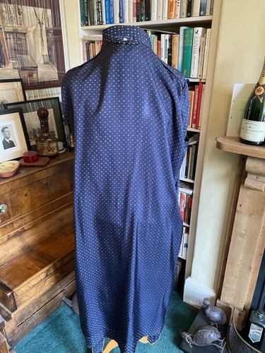 Hilditch & Key of Jermyn Street Navy Floral Silk Dressing Gown with ...