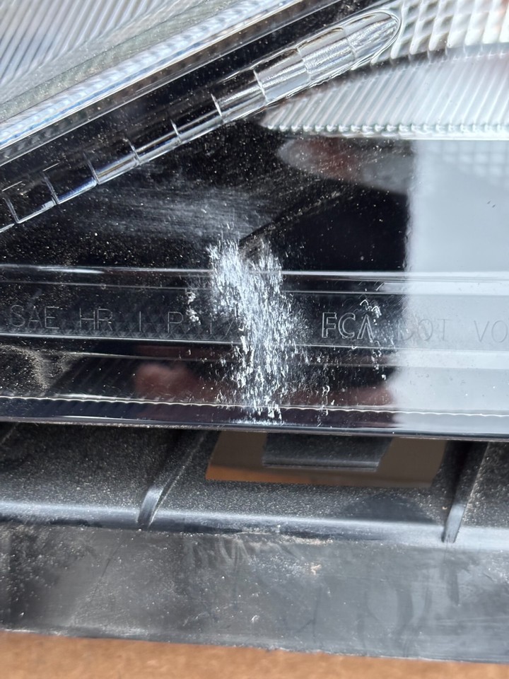 2017-2020 Chrysler Pacifica Left Driver Side Halogen Headlight OEM ...