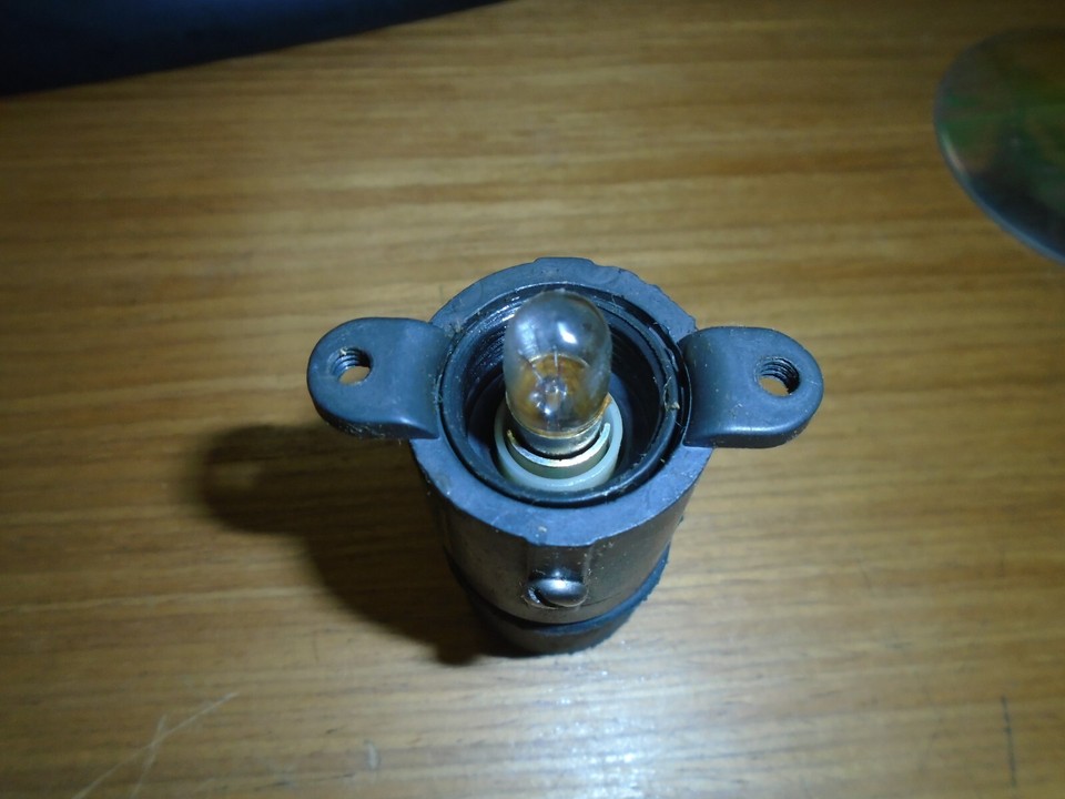 Military Vehicle Dash Light w/o Lense, P/N: 8729063, NSN: 5905-00-974 ...
