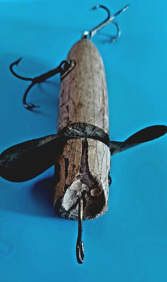Vintage Freshwater Fishing Lure, Wooden Waddlebug style, Propeller Lure ...
