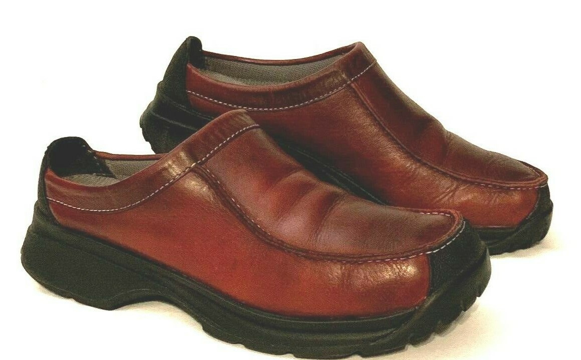 CLARKS wine red burgundy LEATHER clogs slides mules 7 1/2 M BEAUTIFUL ...