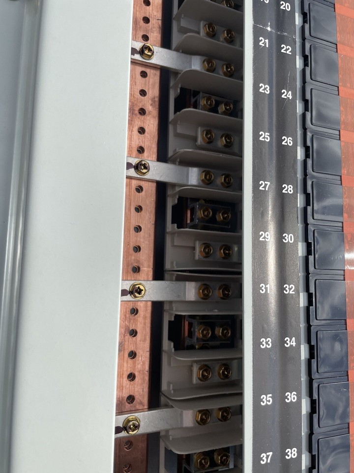 400AMP 208/120V MAIN LUG PANELBOARD 42 SPACE 3PHASE COMPLETE PANEL (NEW ...