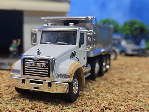 CUSTOM Mack Granite Dump Truck 1/64 2020 dcp Greenlight rock gravel ...