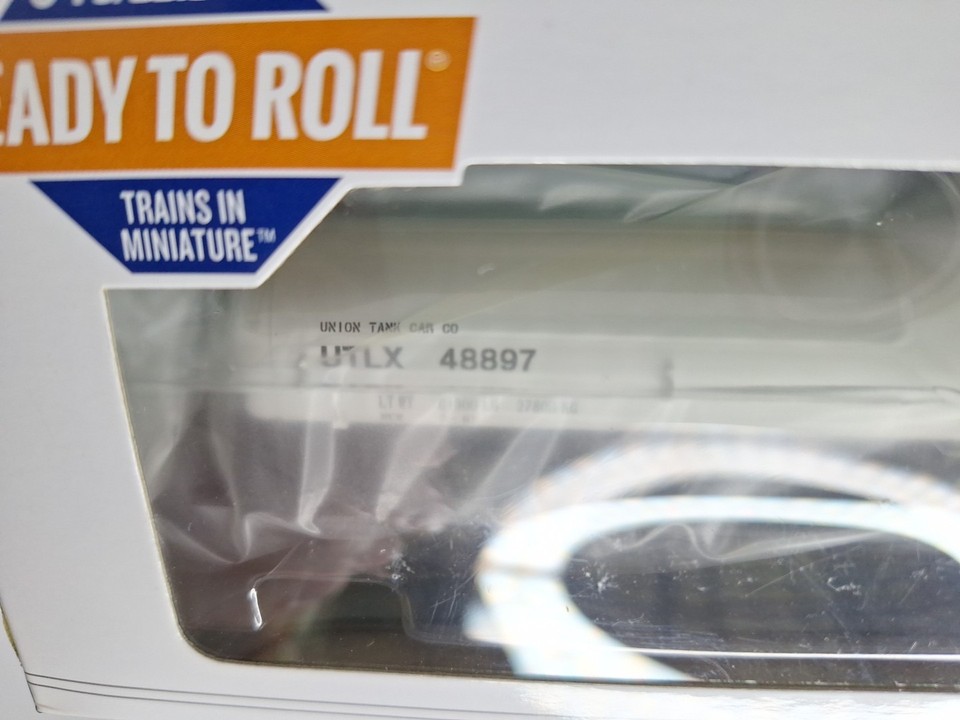 Athearn RTR Union Tank Car UTLX 62' Tank Car #48897 ATH17859 Brand New ...