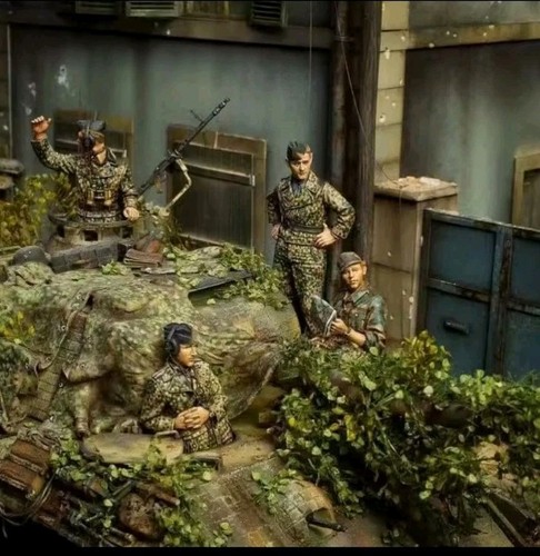 UK Post Resin Model 1/35 Scale WW2 German Panzer Tank crew x4 figs ...