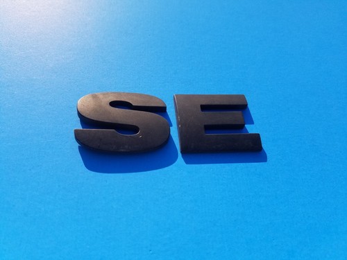 05 06 07 08 09 LAND ROVER LR3 SE REAR TRUNK LID EMBLEM BADGE SYMBOL ...