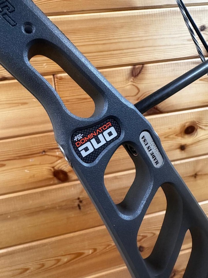 PERFECT PSE Dominator Duo 38 SE2 RH CHARCOAL WHITE 60# Target Bow TUNED ...