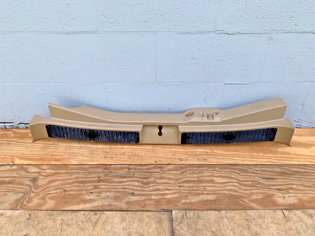 2006 - 2012 MERCEDES R350 W251 Tailgate Trunk Lid Sill Scuff Plate Trim ...