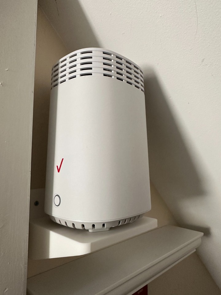 Sturdy Wall Mount Bracket for Verizon Fios Router Extenders G3100/G3200 ...