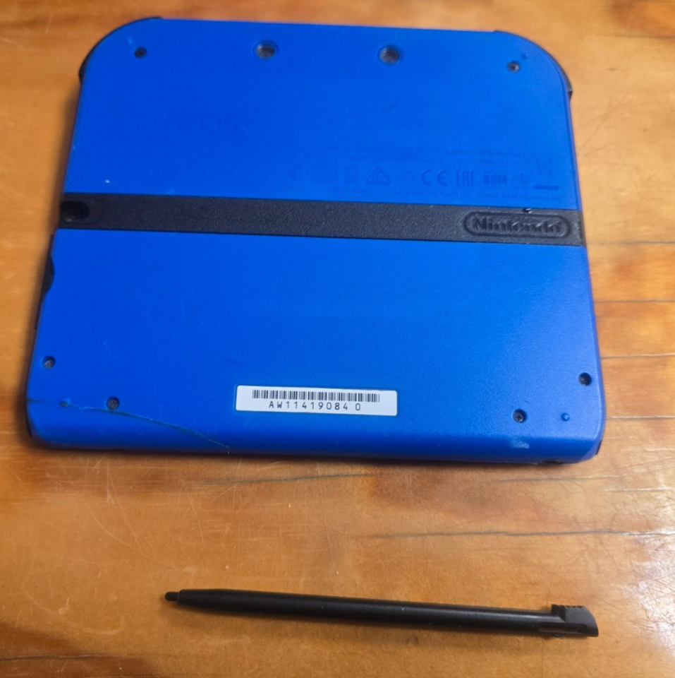 Nintendo 2DS Blue Handheld Gaming Console, WORKS GREAT! Stylus and new ...