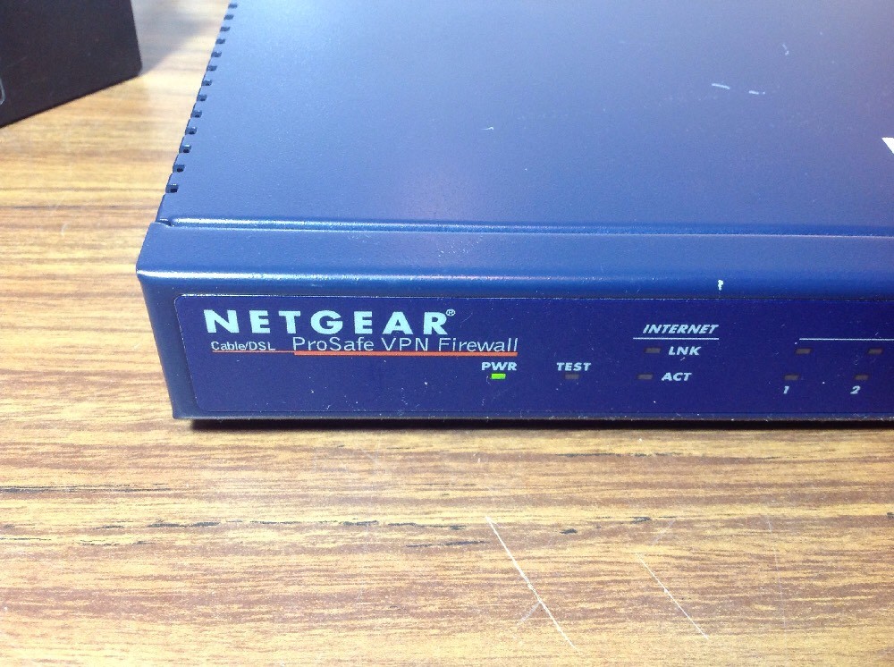 Netgear FVS318 – ProSafe VPN Firewall with 8-Port 10/100 Switch & Power ...
