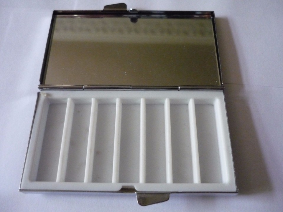 Cherub Praying TG225 Fine English Pewter On Mirrored 7 Day Pill box ...