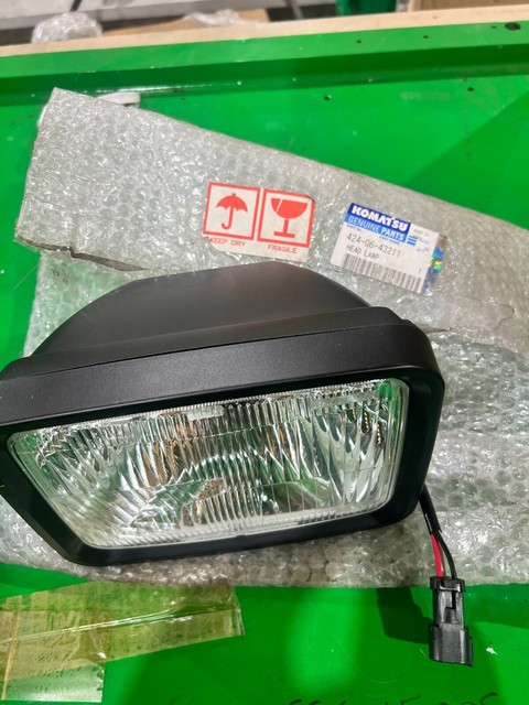GENUINE OEM KOMATSU HEAD LAMP 424-06-43211 LIGHT for sale online | eBay