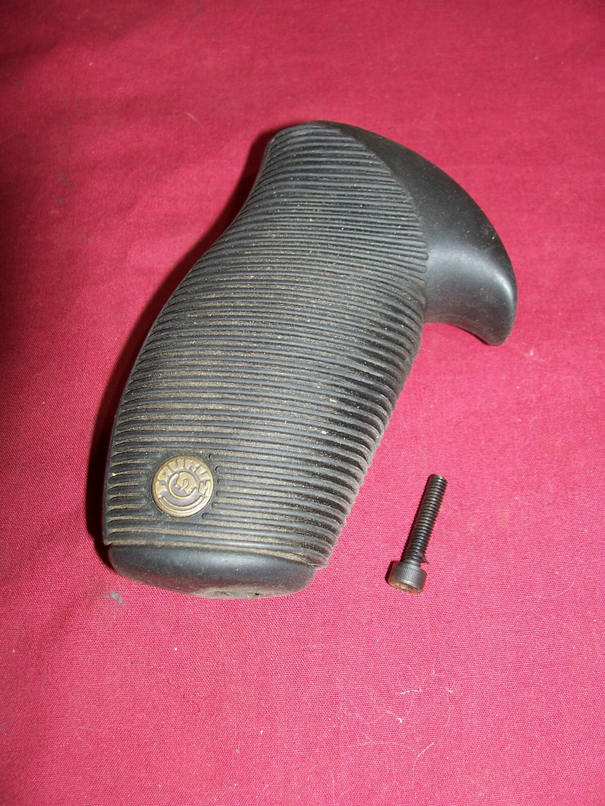 Factory Taurus One Piece Revolver Pistol Gun Grip Grips Black Rubber ...