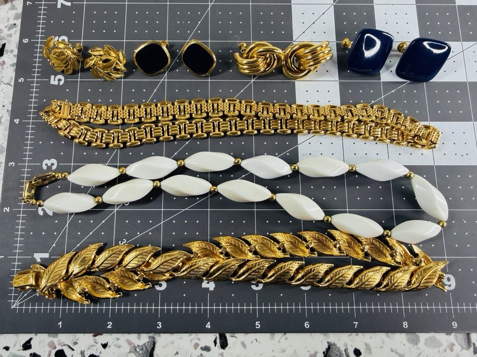 Vintage Napier Estate Costume Jewelry Lot Gold Tone White Navy Screw ...