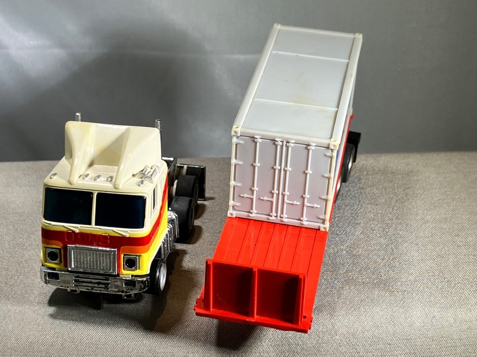 Aurora AFX GMC Astro truck with Seatrain container, excellent used ...