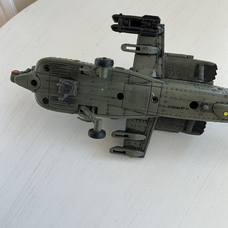 Unimax Forces of Valor Apache Attack Helicopter AH-64A Diecast 1:48 ...