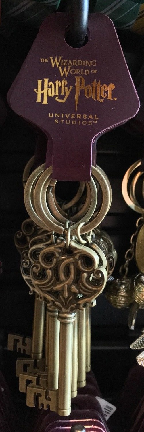 Universal Studios Wizarding of Harry Potter Gringotts Key Keychain New ...