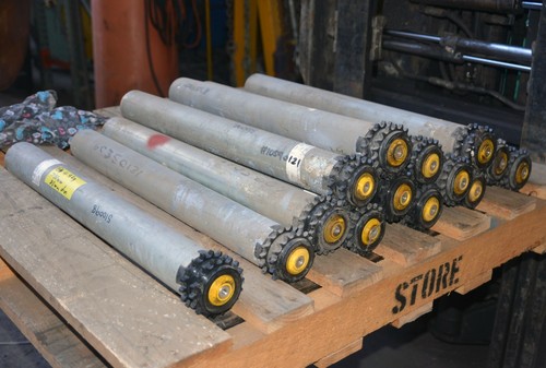 Inerroll Roller conveyor rollers 80mm diameter 700mm sprocketed 3600 ...