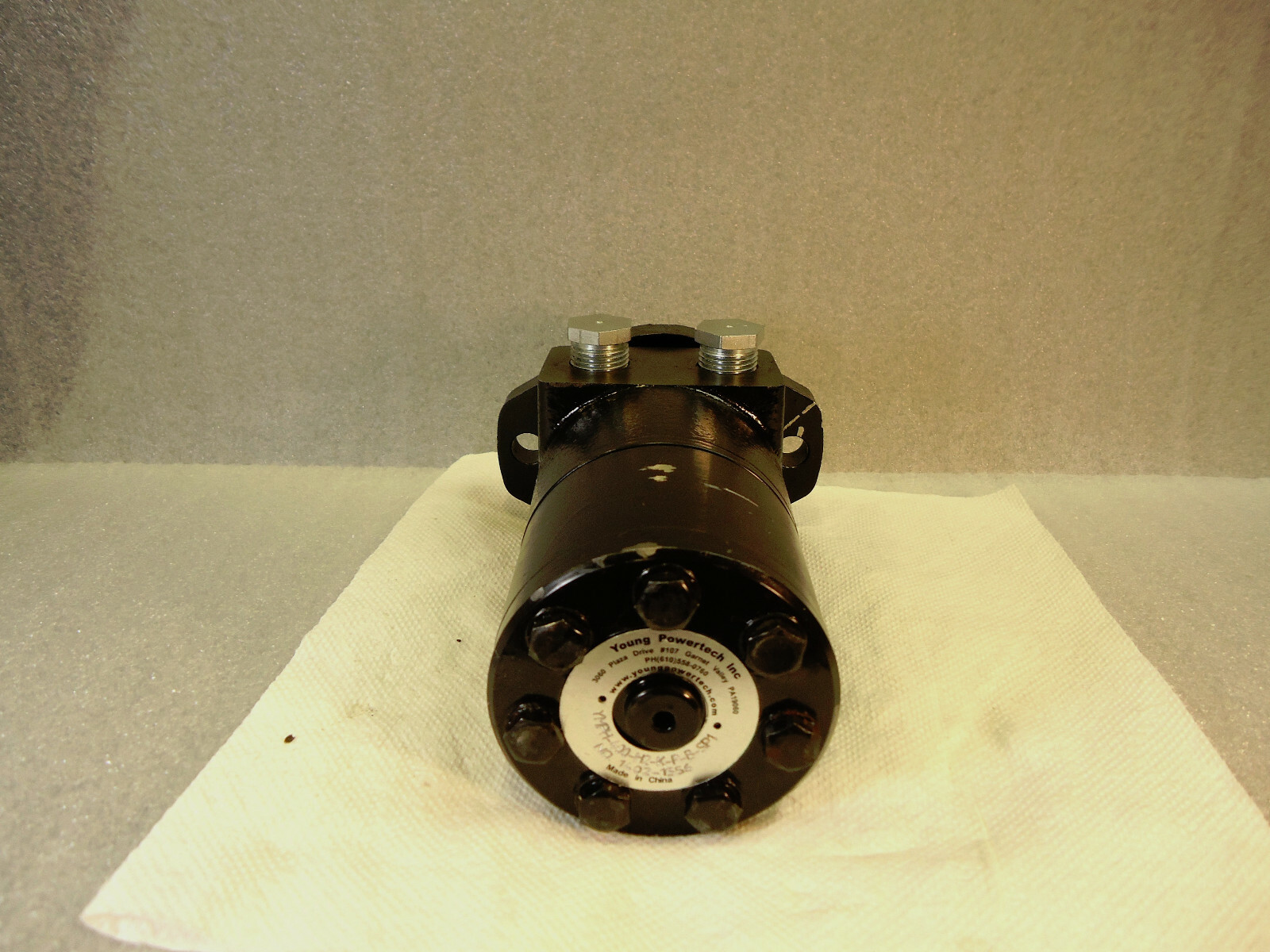 NEW YOUNG POWERTECH ORBITAL HYDRAULIC MOTOR YMPH-400-H2-K-P-B W/ PLUGS ...